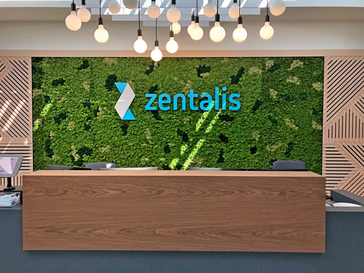 Preserved Moss Walls - Greenleaf Interior Plant Solutions